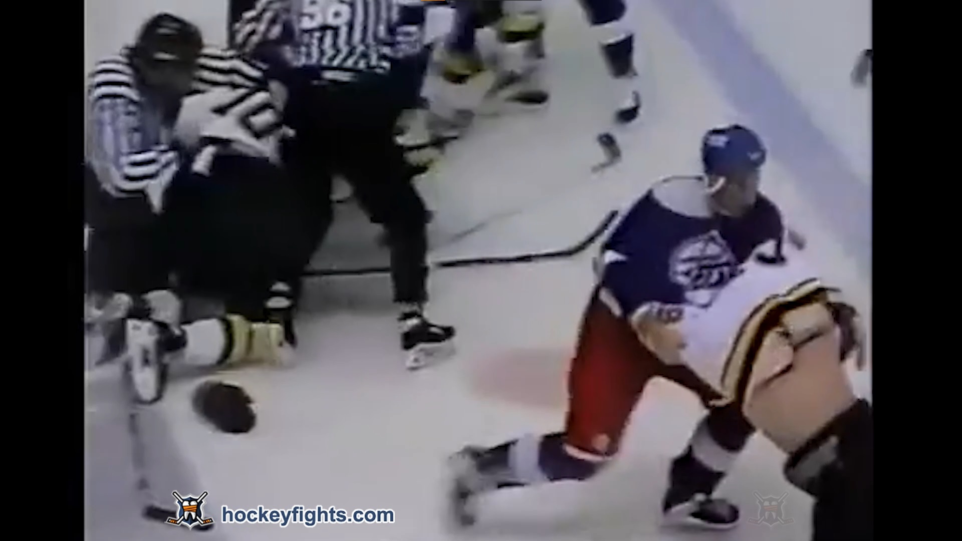Brent Thompson vs. Tim Hunter, February 09, 1995 - Winnipeg Jets vs ...